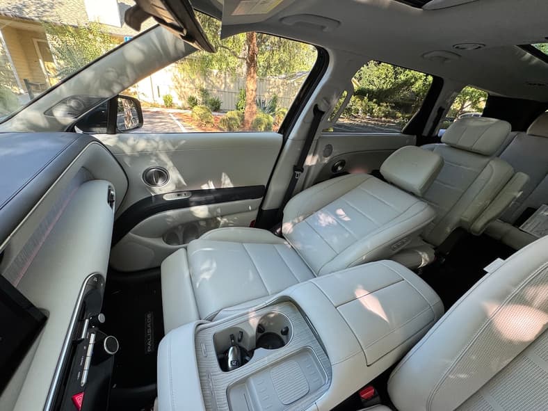 2026 Hyundai Palisade: Chic Style, But A Key Caveat - A Girls Guide to Cars