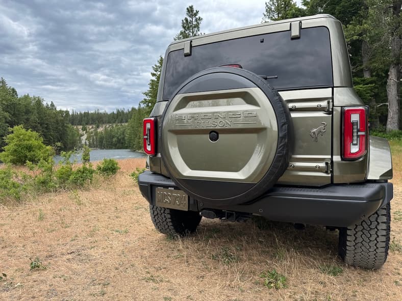 Ford Bronco Filson: Rugged Souls, the Ultimate, 4x4 - A Girls Guide to Cars