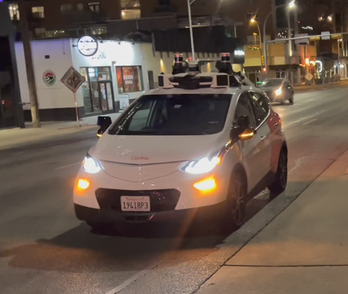 Riding in a Cruise Driverless Taxi - A Girls Guide to Cars