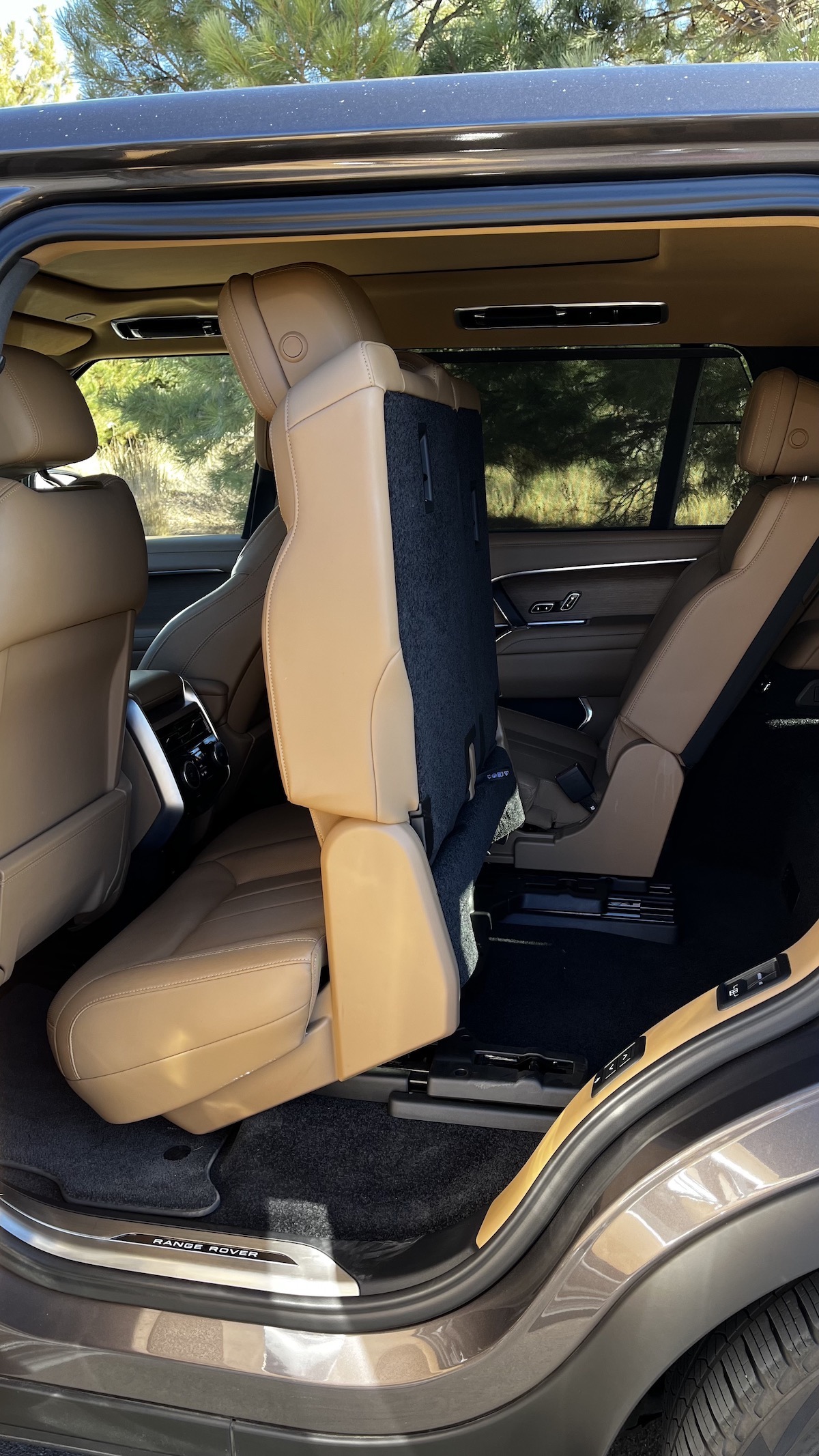 Range Rover's Quiet-ish Luxury - A Girls Guide to Cars