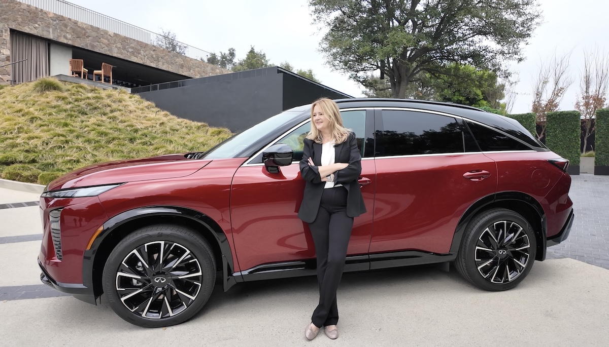 The First Ever Infiniti QX65: Built To Spoil You - A Girls Guide to Cars